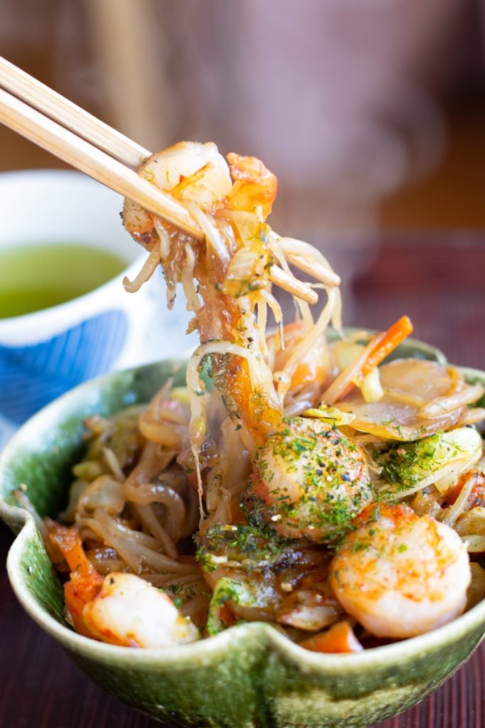 Moyashi Recipe (Bean Sprouts Itame with Shrimp) - eyes and hour