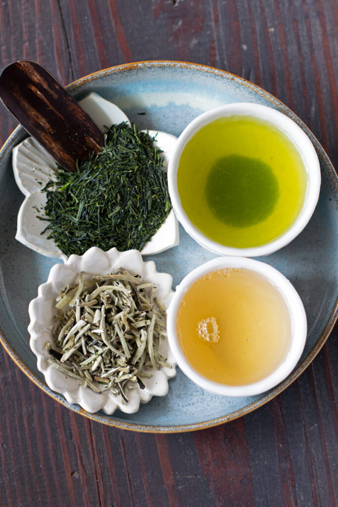 Green Tea vs White Tea: Your Tea Guide (Which is better?) - eyes and hour