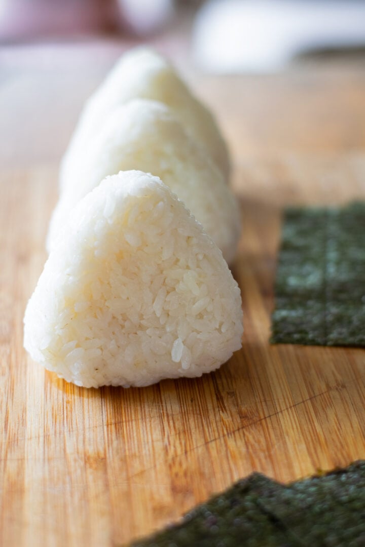 Easy Onigiri (Japanese Rice Balls) Recipe – No Mold Needed |eyes and hour