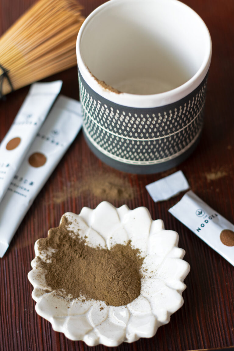 Hojicha Latte Recipe - eyes and hour